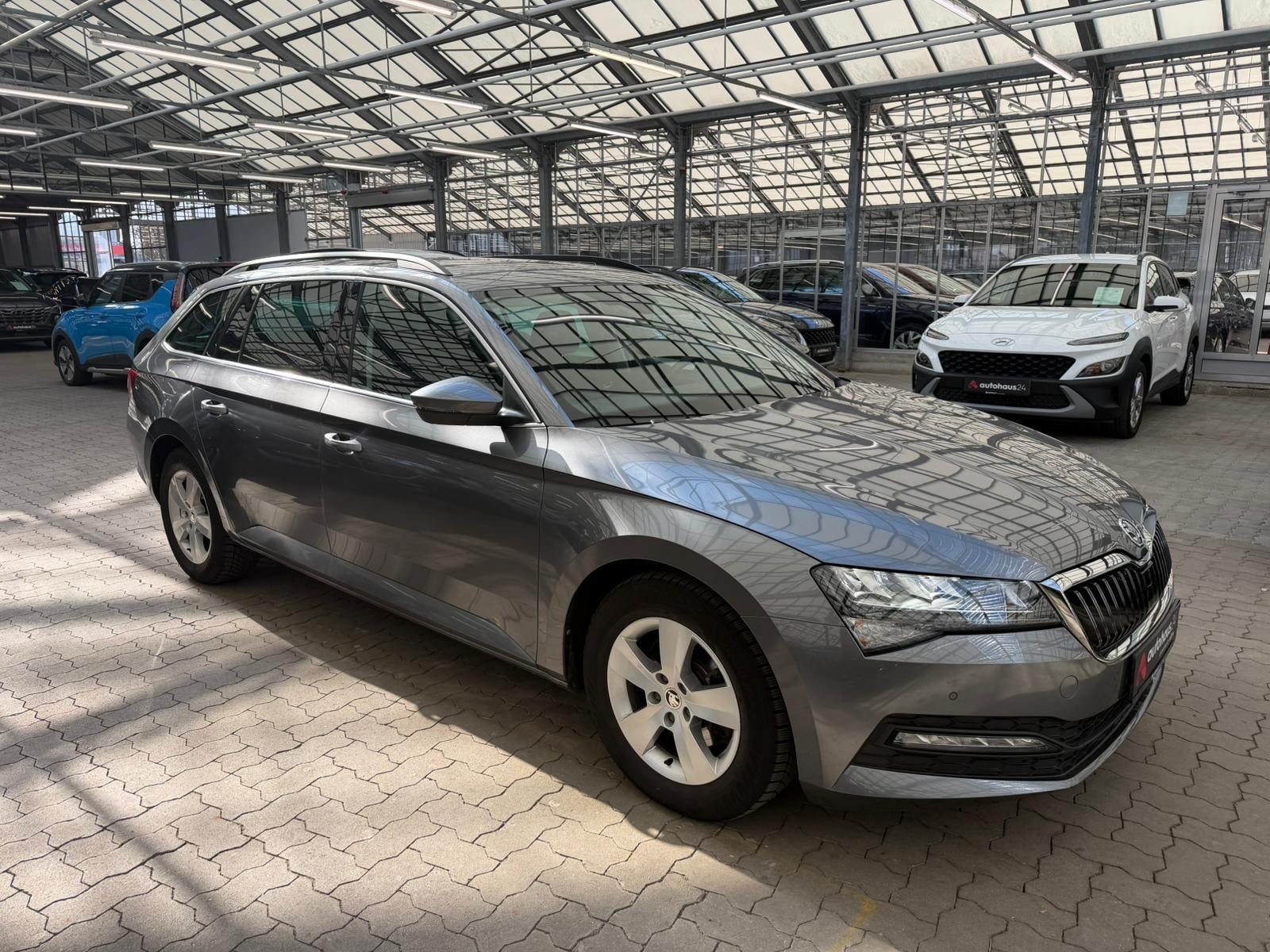 ŠKODA Superb Kombi SELECTION - Ausstattung im Überblick | Allane