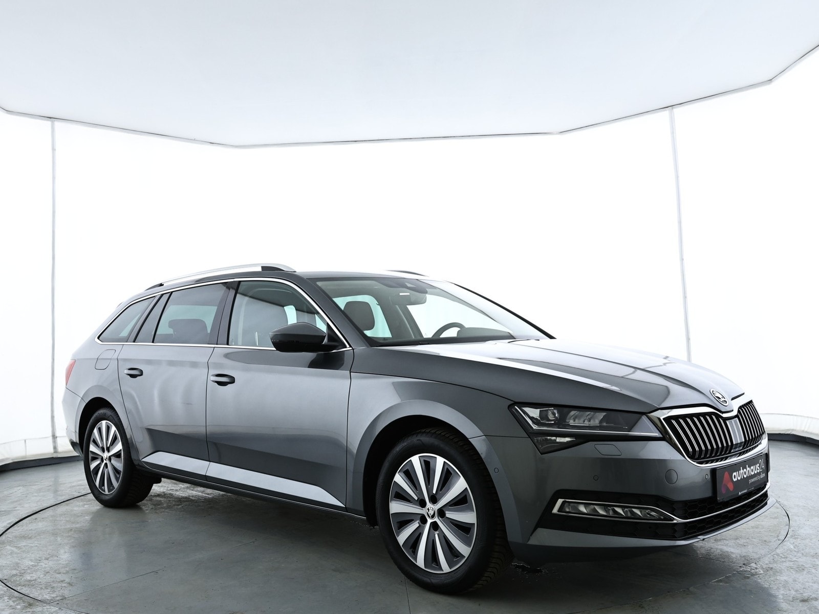 ŠKODA Superb Kombi SELECTION - Ausstattung im Überblick | Allane